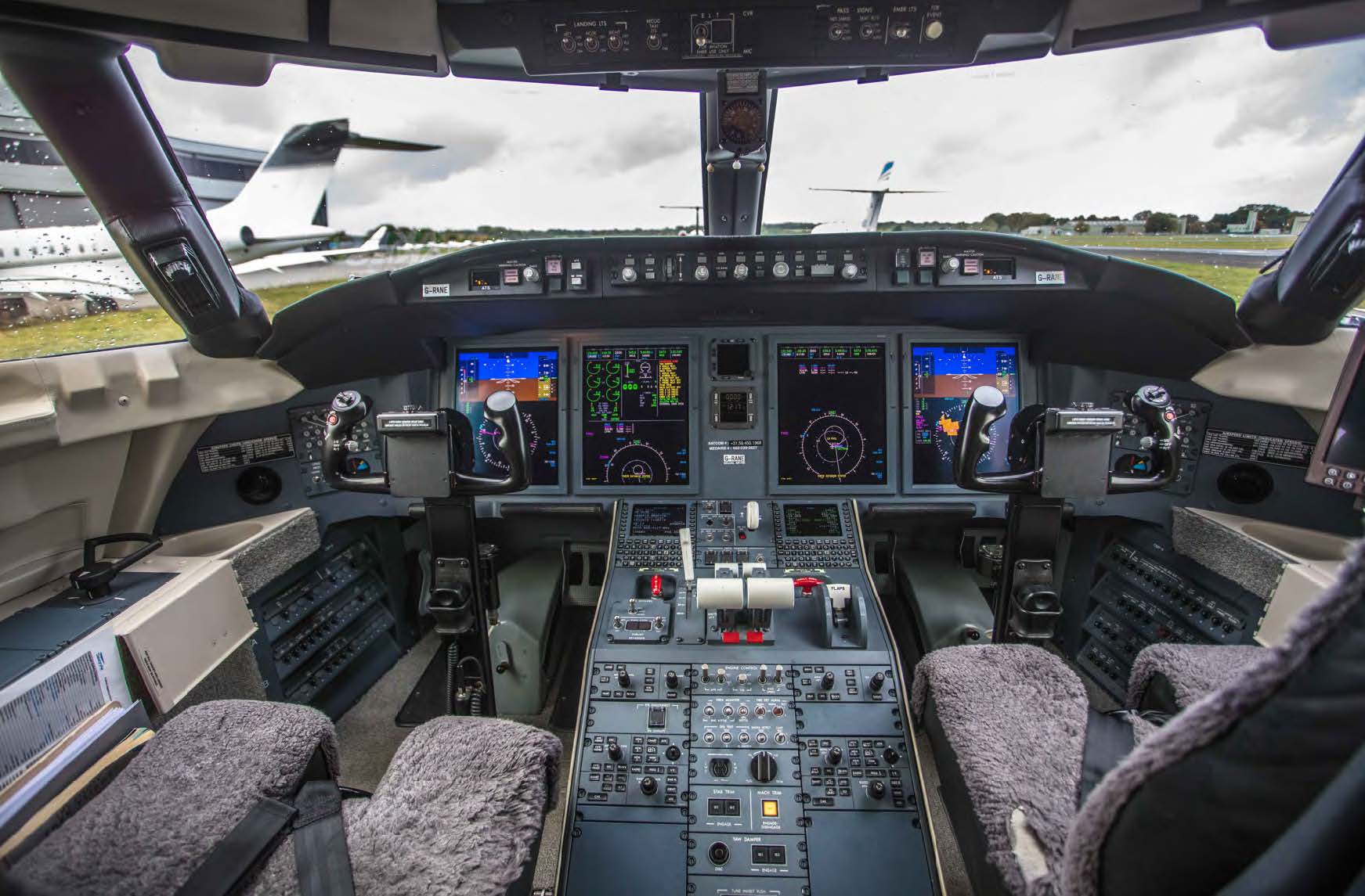 Bombardier Challenger 605 Private Jet Global Jet